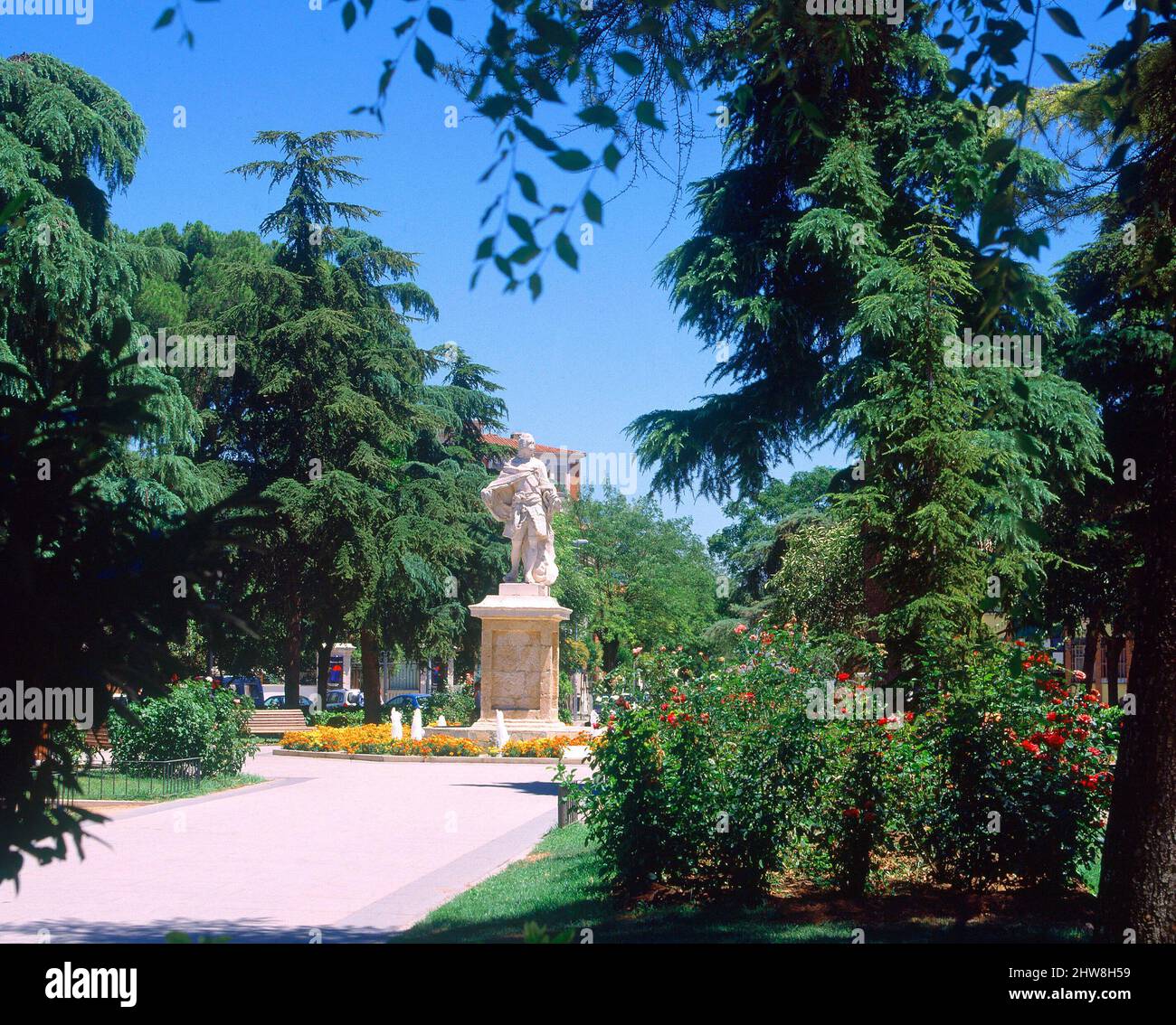 ESCULTURA DE FERNANDO VI - 1844. Location: EXTERIOR. SAN FERNANDO DE ...