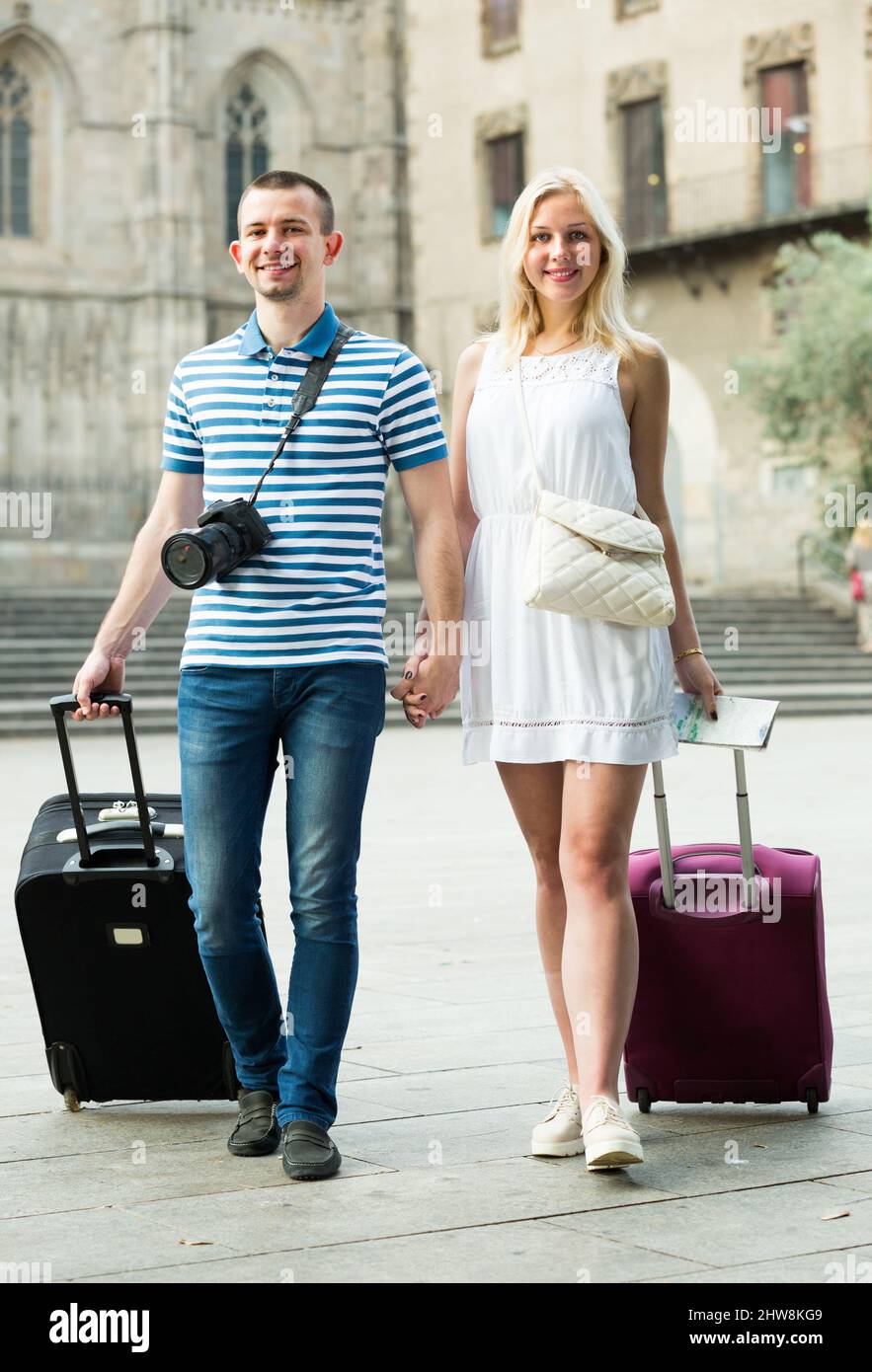 Tourists asking for information hi-res stock photography and images - Alamy