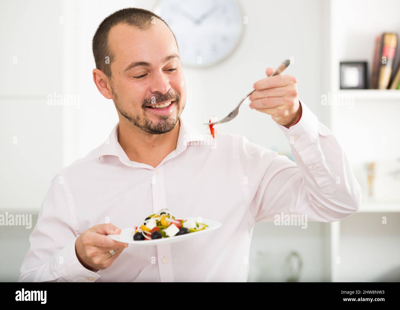Greek man at dinner hi-res stock photography and images - Alamy