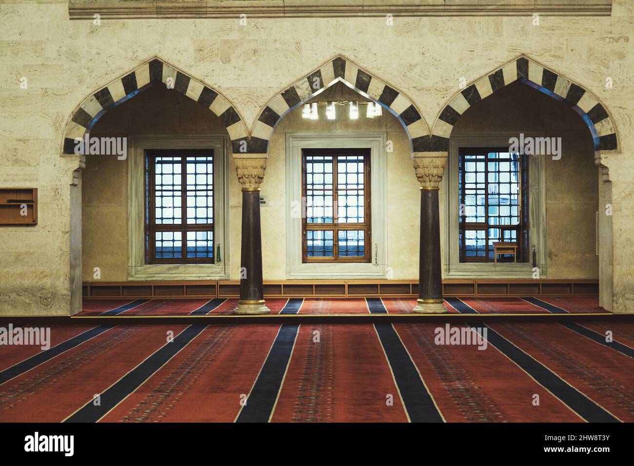 Mosque wall window hi-res stock photography and images - Alamy