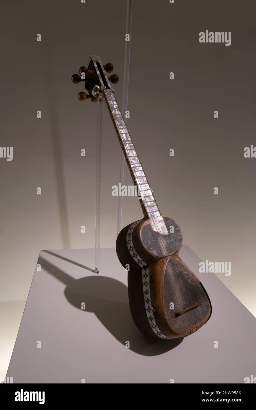 Iran traditional instrument hi-res stock photography and images - Alamy