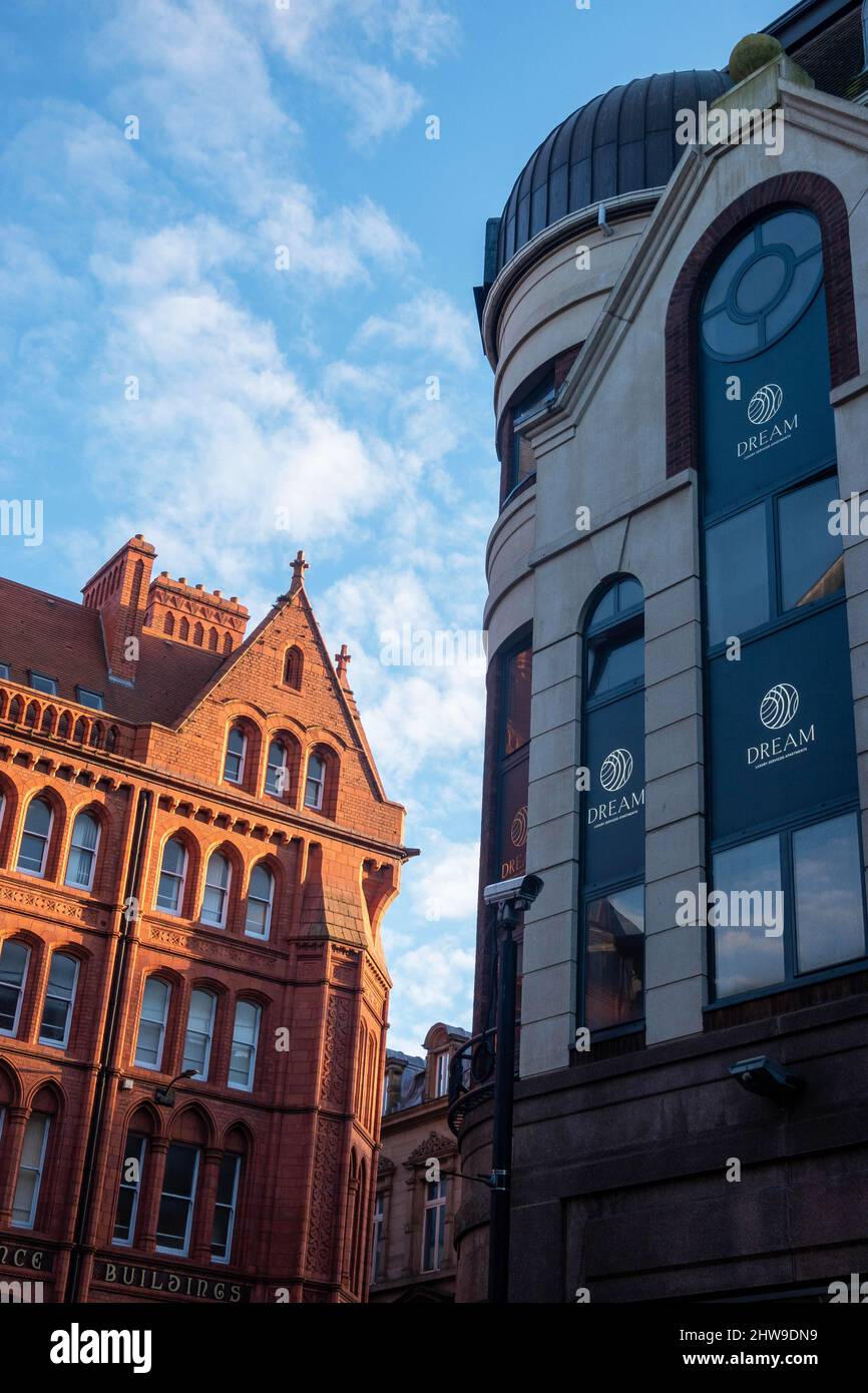Contrasting architecture on Dale Street in Liverpool Stock Photo - Alamy
