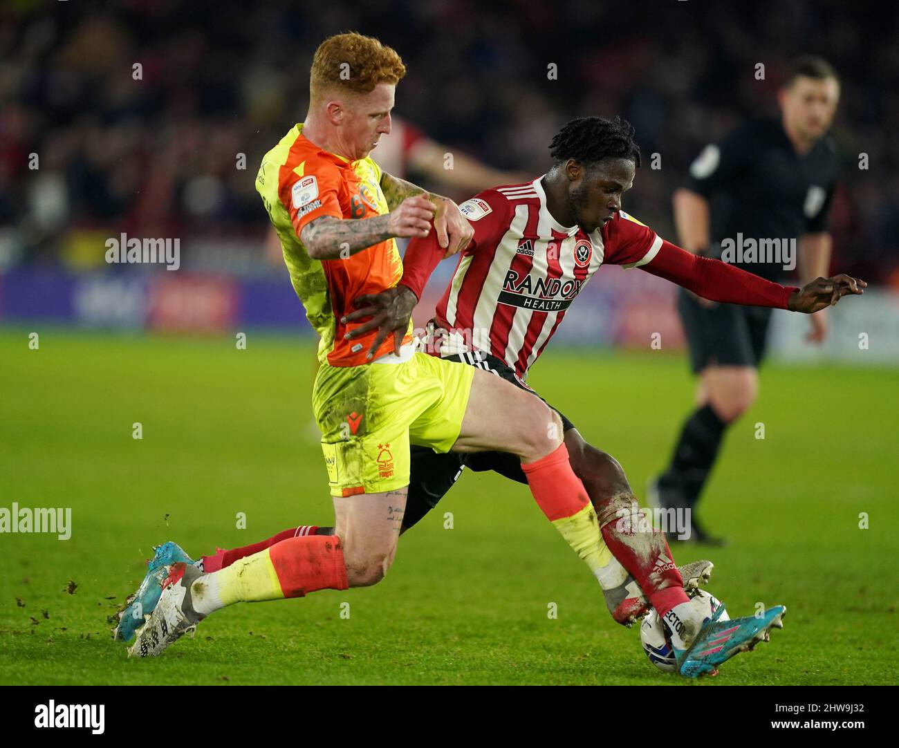 Nottingham Forest's Jack Colback (left) and Sheffield United's Femi ...