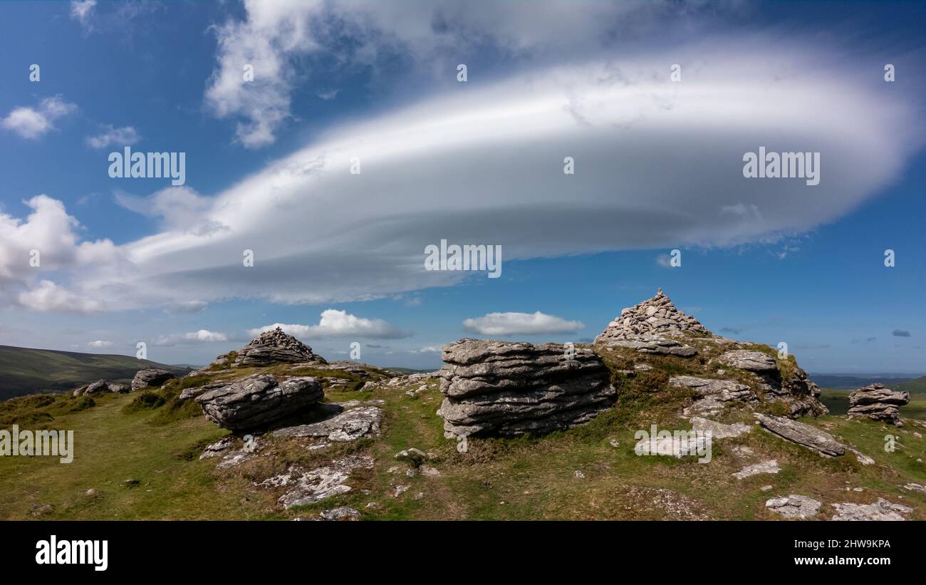 The Altocumulus Standing Lenticular Cloud over field Stock Photo - Alamy
