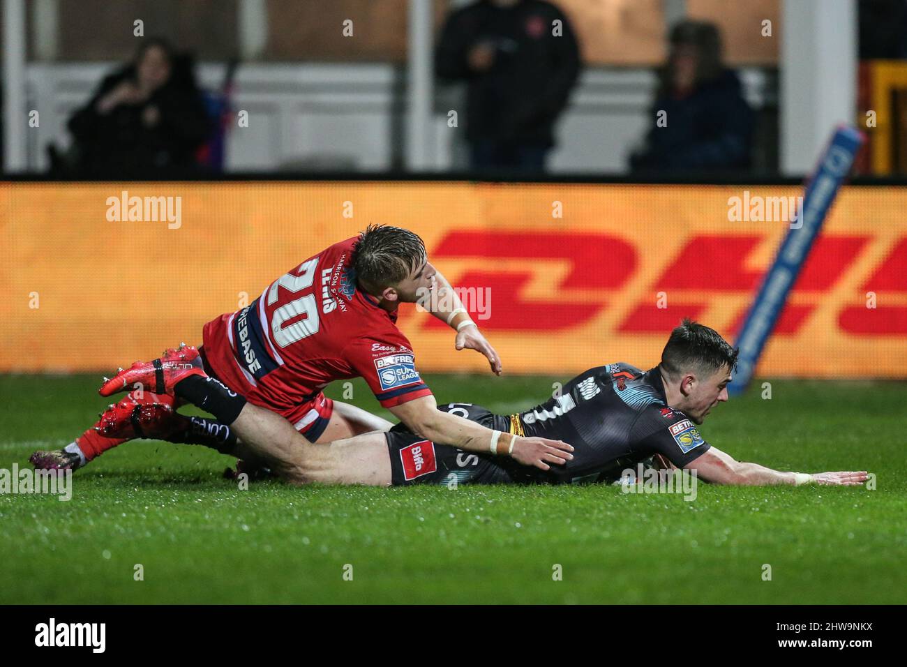 Lewis Dodd (7) of St Helens goes over for his first try Stock Photo - Alamy