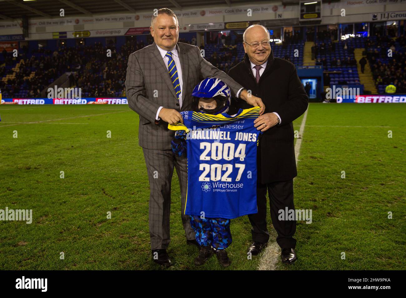Whizzy Rascal delivers a contract to Warrington Wolves chairman Stuart ...
