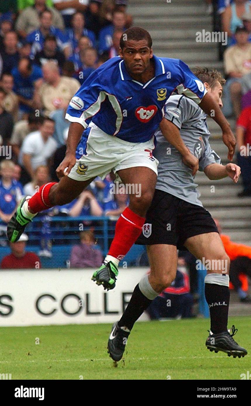 PORTSMOUTH V MILLWALL KEVIN HARPER PIC MIKE WALKER, 2002 Stock Photo ...