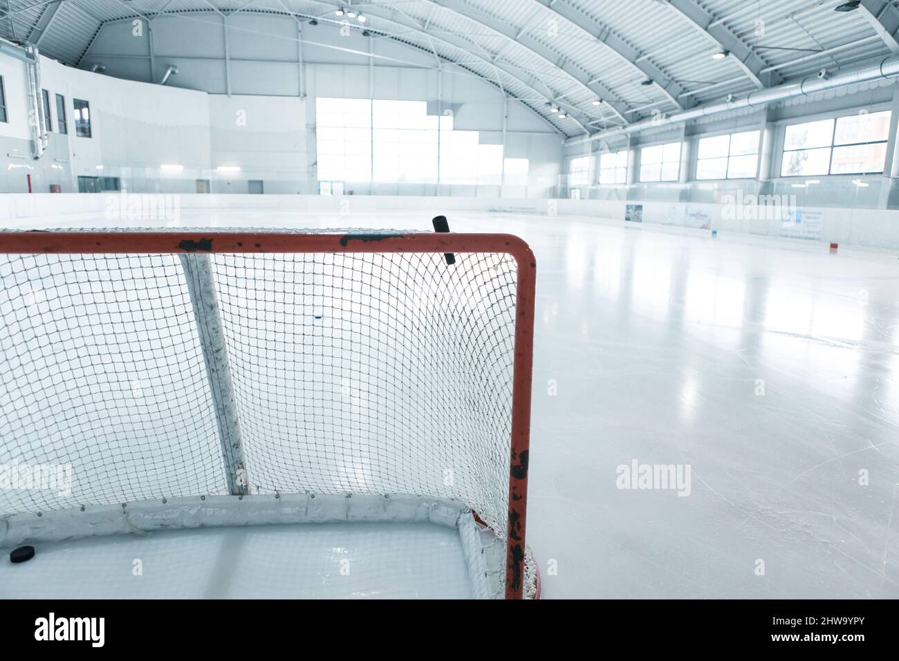 Hockey net on frozen lake hi-res stock photography and images - Alamy