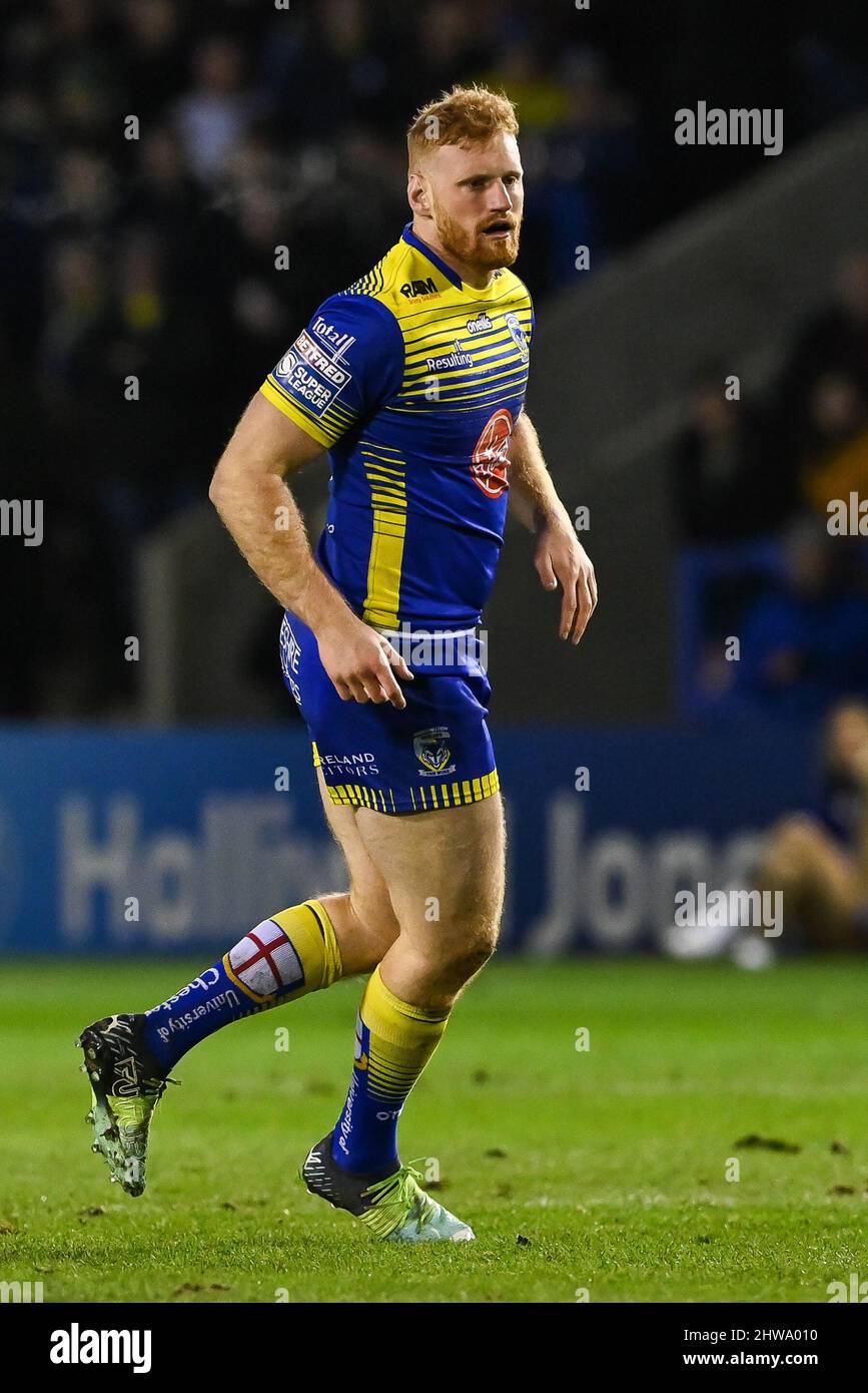 Joe Bullock #15 of Warrington Wolves in action Stock Photo - Alamy