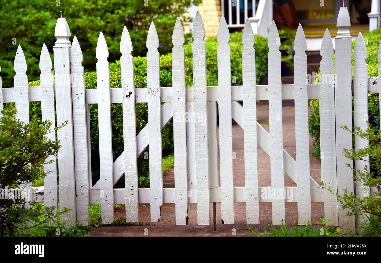 Country Front Yard Fencing FRONT YARD FENCE – PL Fence