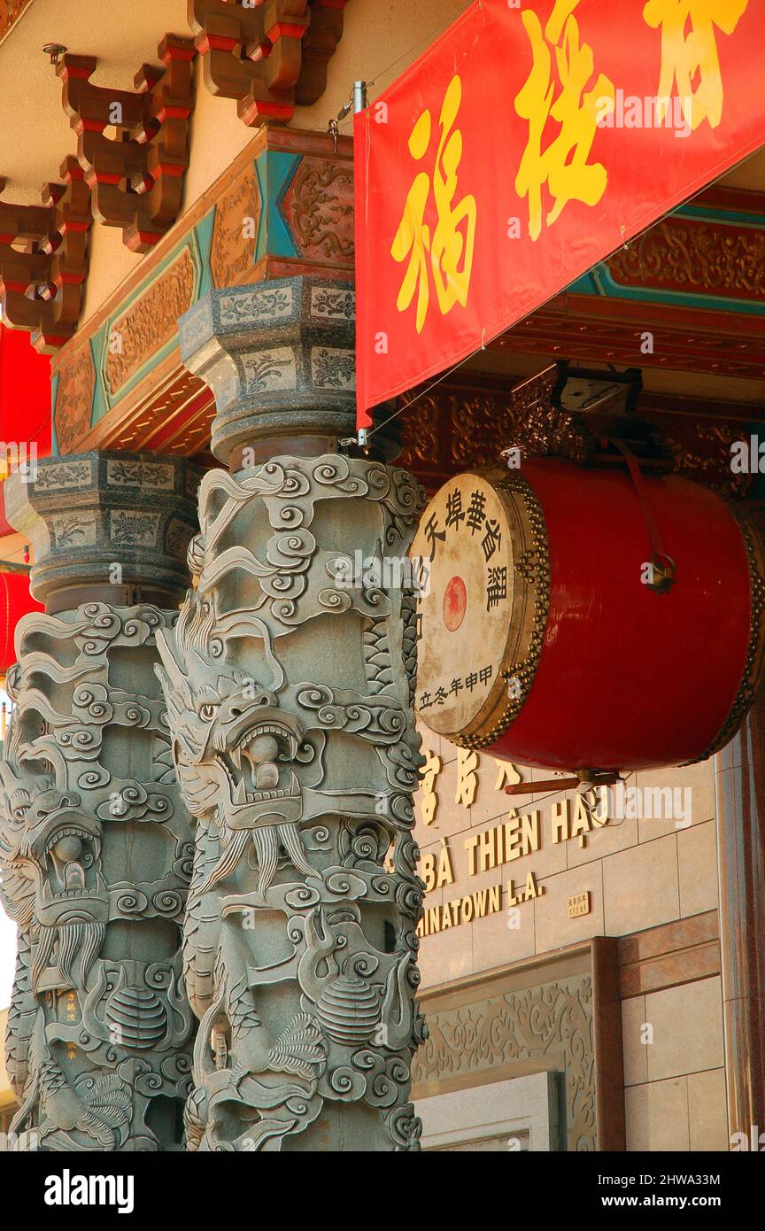 Details traditional chinese buddhist hi-res stock photography and ...