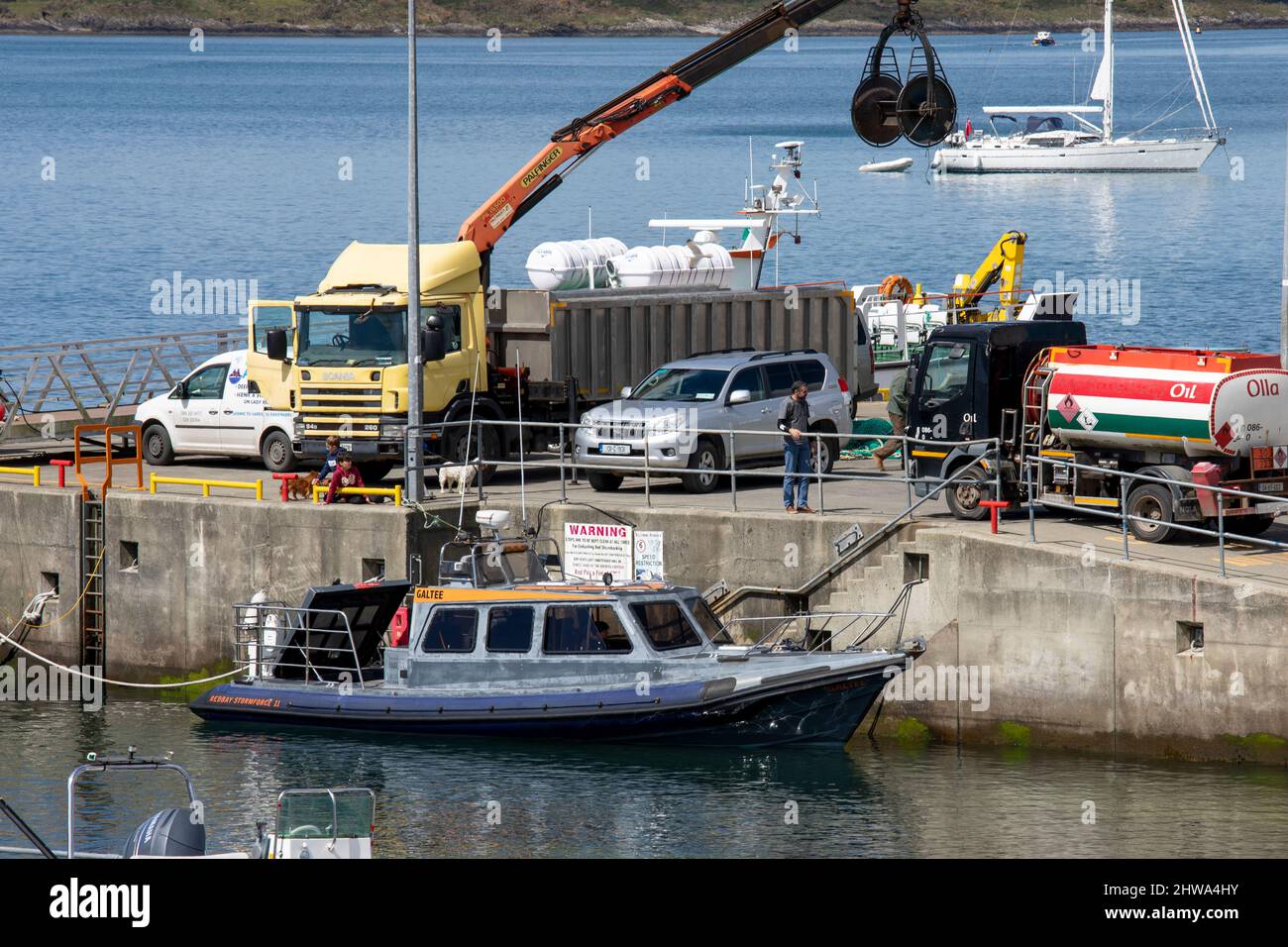 Trawler loading hi-res stock photography and images - Alamy