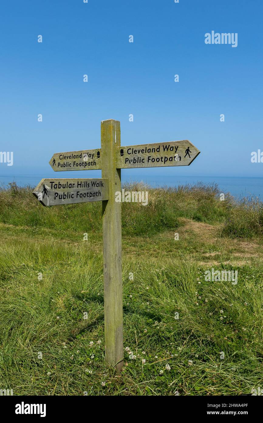 Cleveland Way footpath sign North of Scarborough Stock Photo - Alamy