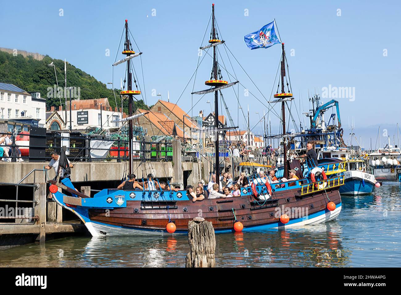 Pirate ship scarborough hi-res stock photography and images - Alamy