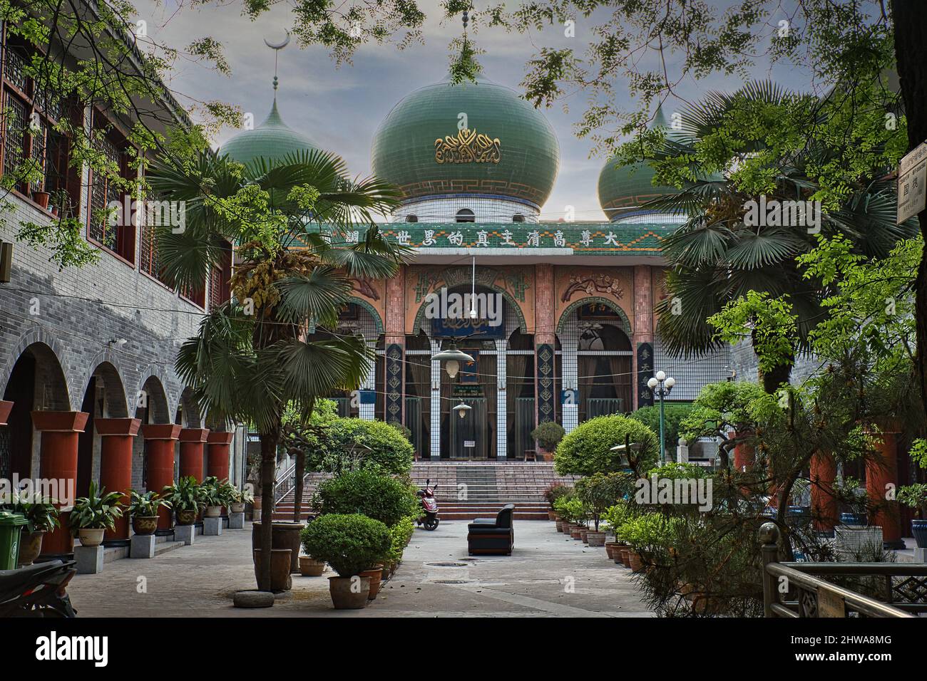 Beautiful shot huge temple hi-res stock photography and images - Alamy