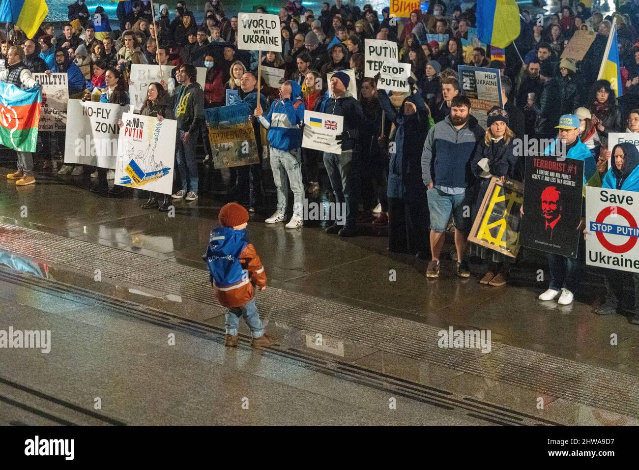 Hundreds have gathered in Trafalgar Square to protest against Russia's ...