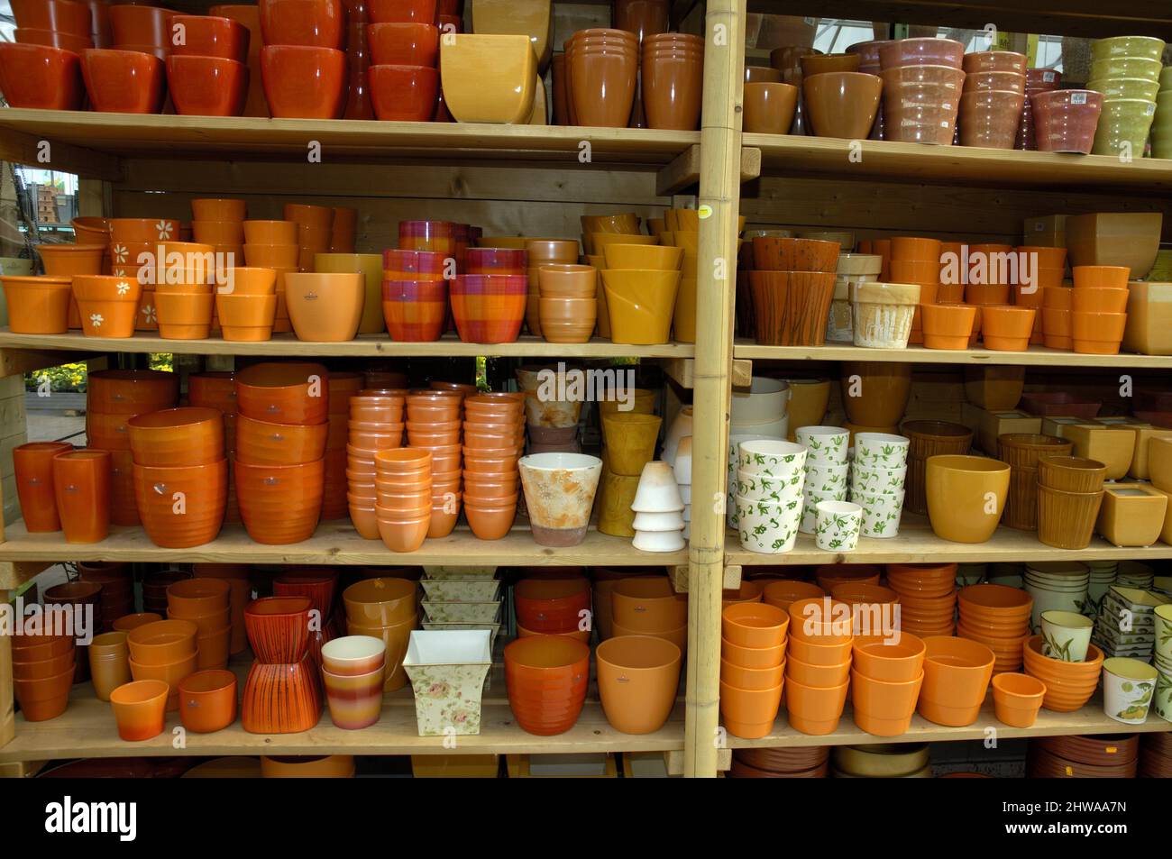 Lots flower pots hi-res stock photography and images - Alamy