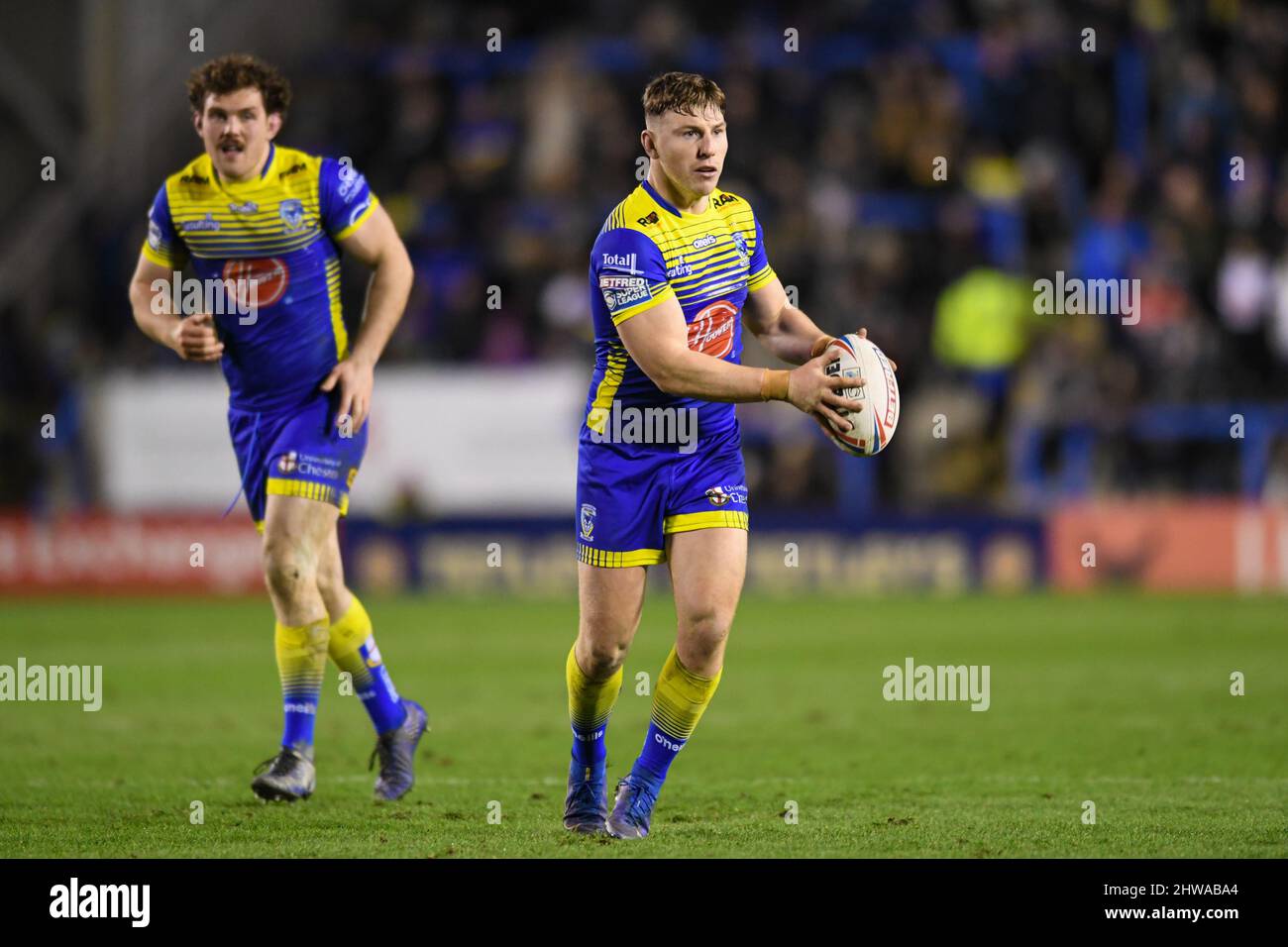 George Williams #7 of Warrington Wolves with the ball Stock Photo - Alamy