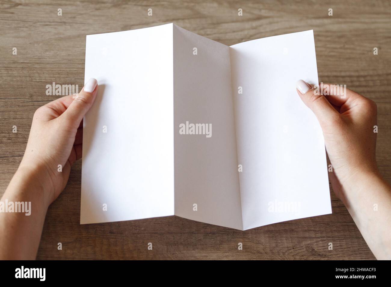 Blank magazine layout hi-res stock photography and images - Alamy