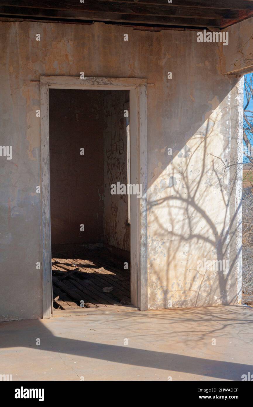 Empty building hi-res stock photography and images - Alamy