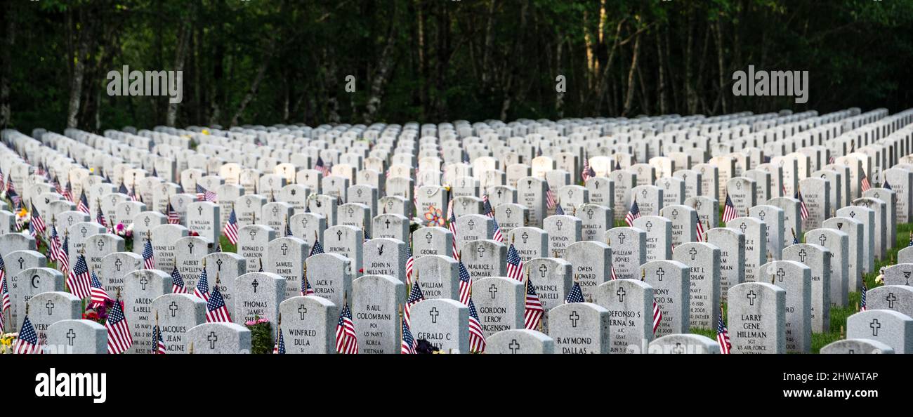 Tombstones and Graves at the Tahoma National Cemetery in Kent ...