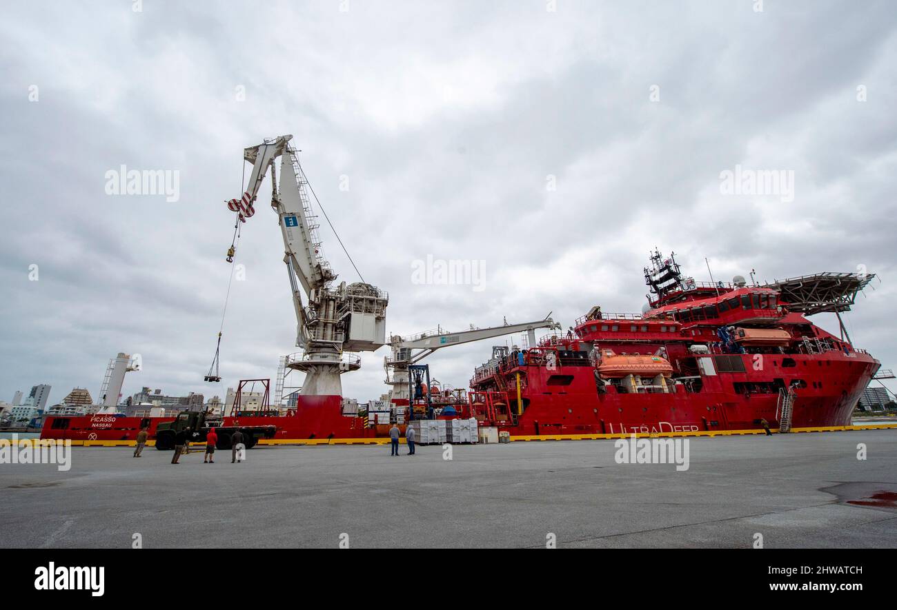 Diving support vessel dscv picasso hi-res stock photography and images ...