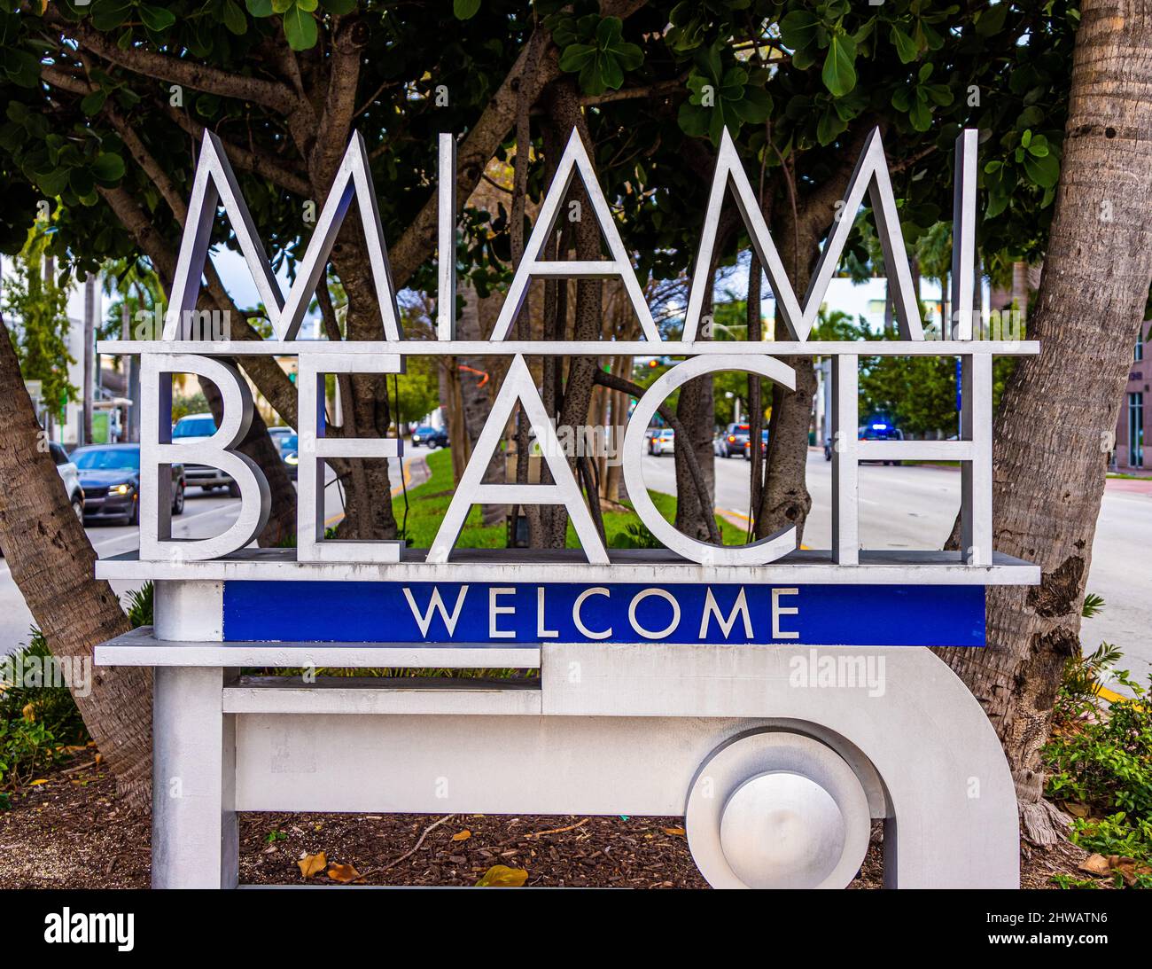 Miami Beach Welcome Sign - MIAMI, FLORIDA - FEBRUARY 14, 2022 Stock ...