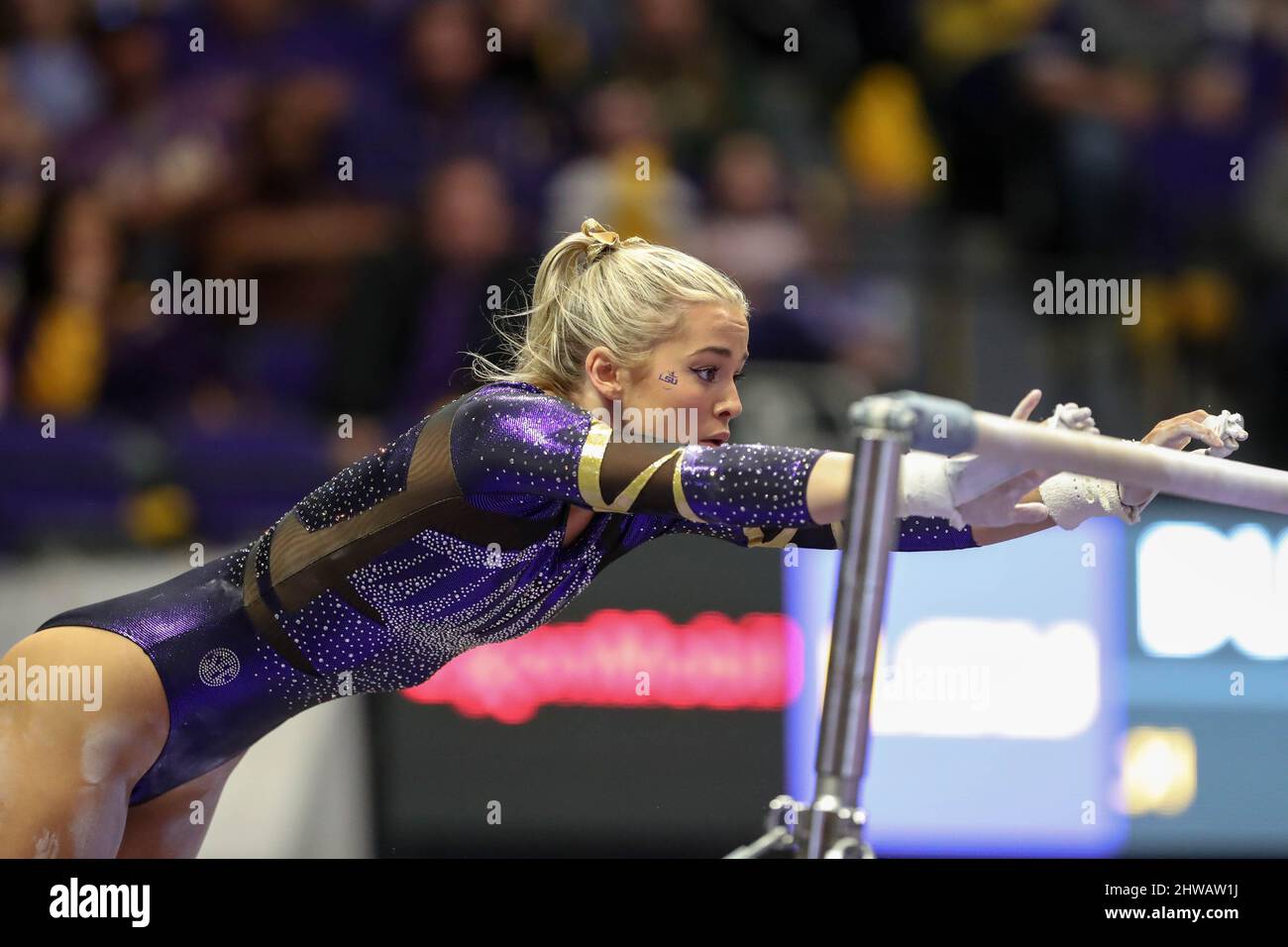 Baton Rouge, LA, USA. 4th Mar, 2022. LSU's Olivia Dunne jumps to the ...