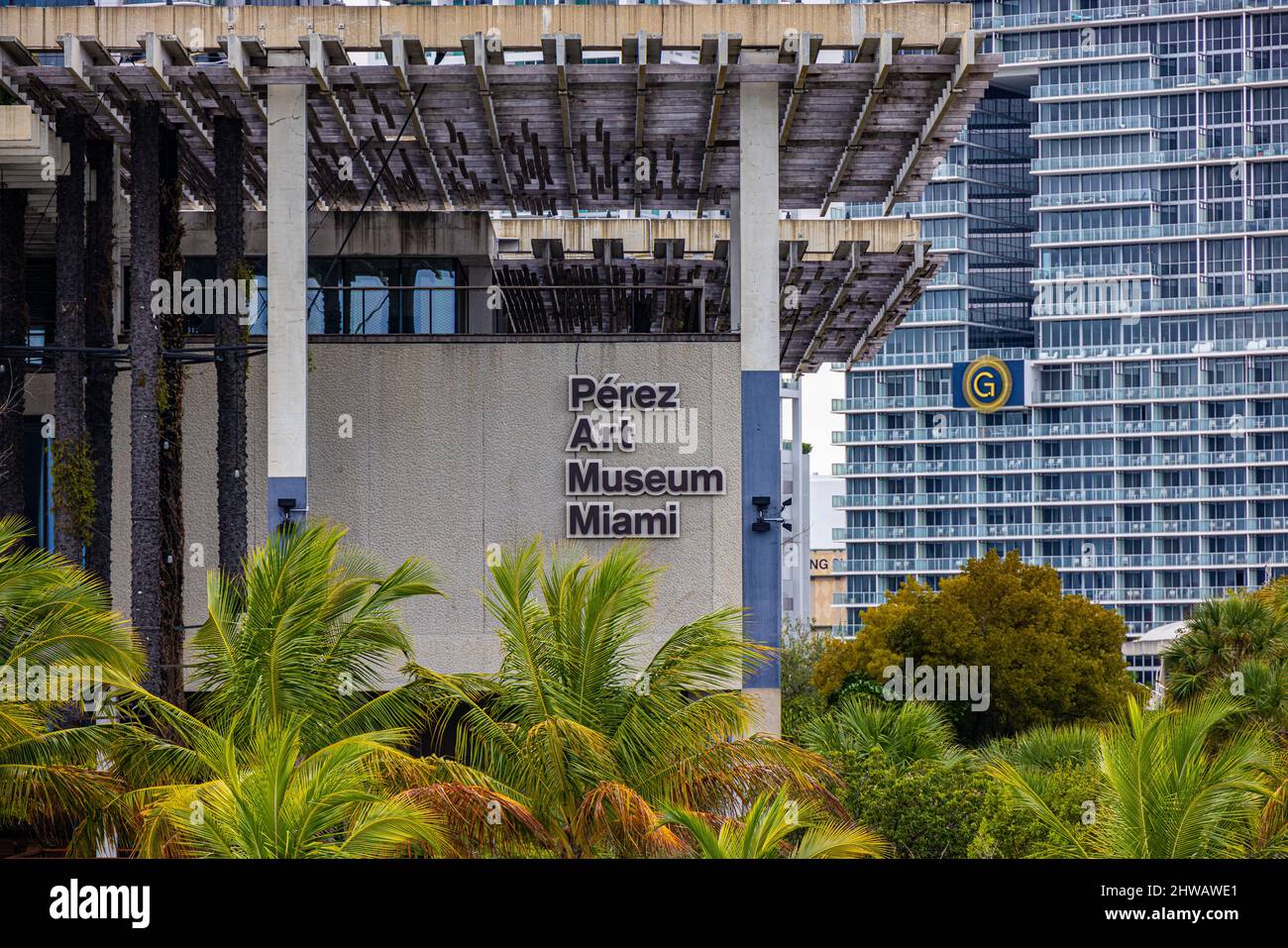 Perez art museum miami building hi-res stock photography and images - Alamy
