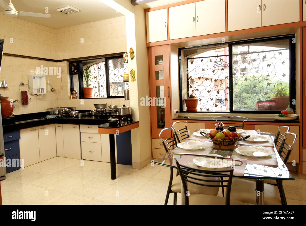 India family dinner hi-res stock photography and images - Alamy