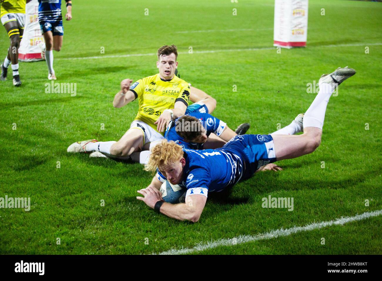 Vannes, France. 04th Mar, 2022. Branden Holder of Vannes scores a try ...