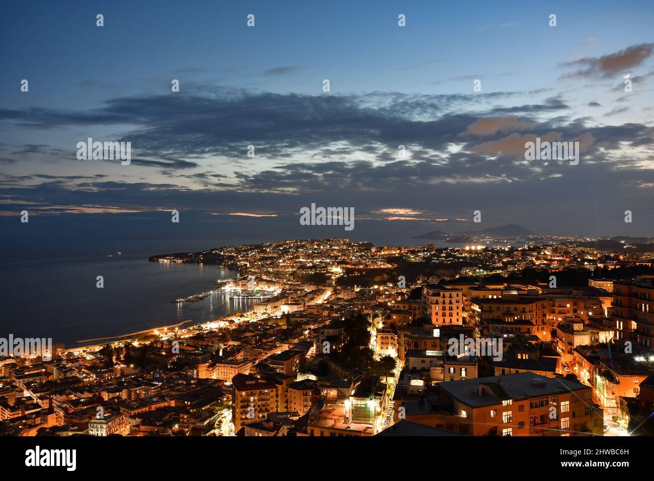 Naples skyline night hi-res stock photography and images - Alamy