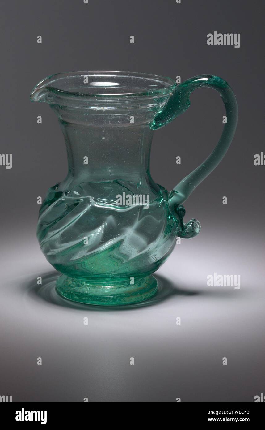 Pitcher container handle spout hi-res stock photography and images - Alamy