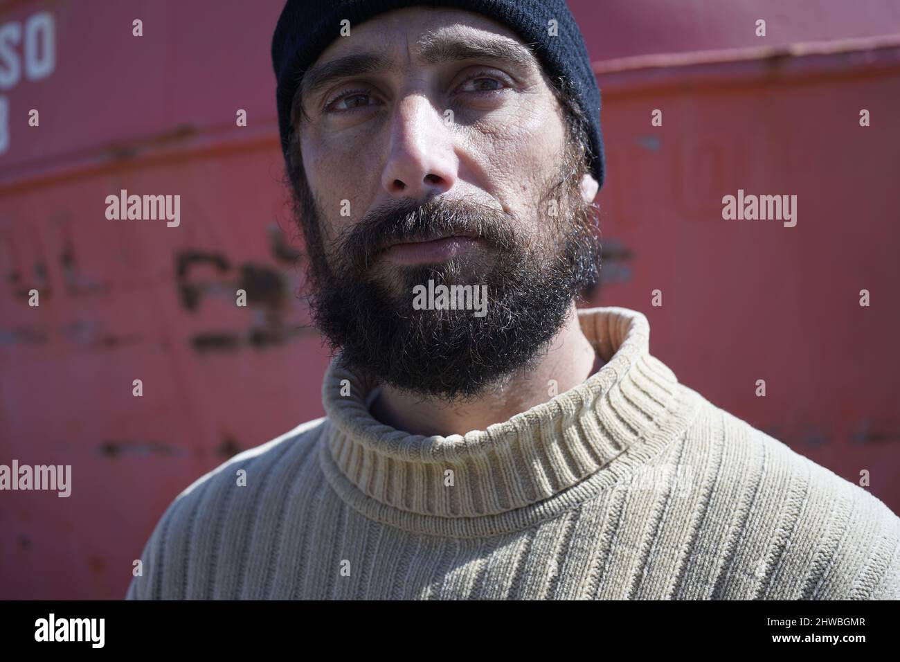sailor bearded man in the harbor Stock Photo - Alamy