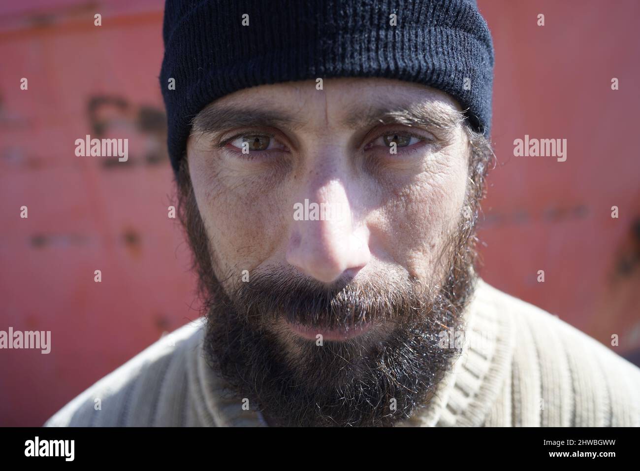 Mature bearded man young hi-res stock photography and images - Alamy