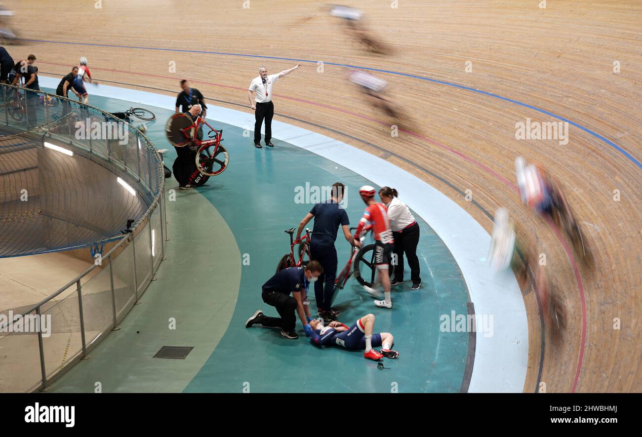 Hsbc points of view hi-res stock photography and images - Alamy