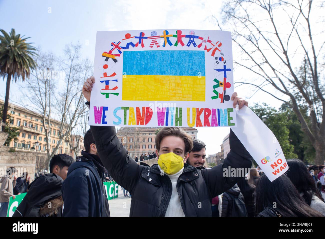 Flashmob in Piazza Vittorio Emanuele in Rome organized by Youth for Peace together with ...