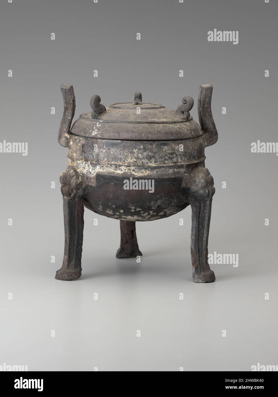 Traditional serving vessels hi-res stock photography and images - Alamy