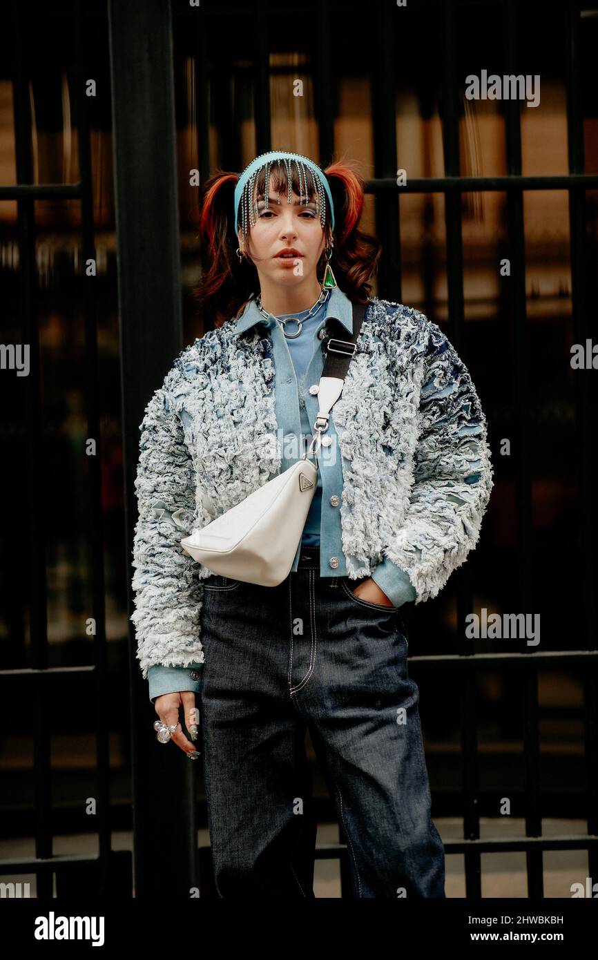 Street style, Barbara Malewicz arriving at Victoria Tomas Fall-Winter ...