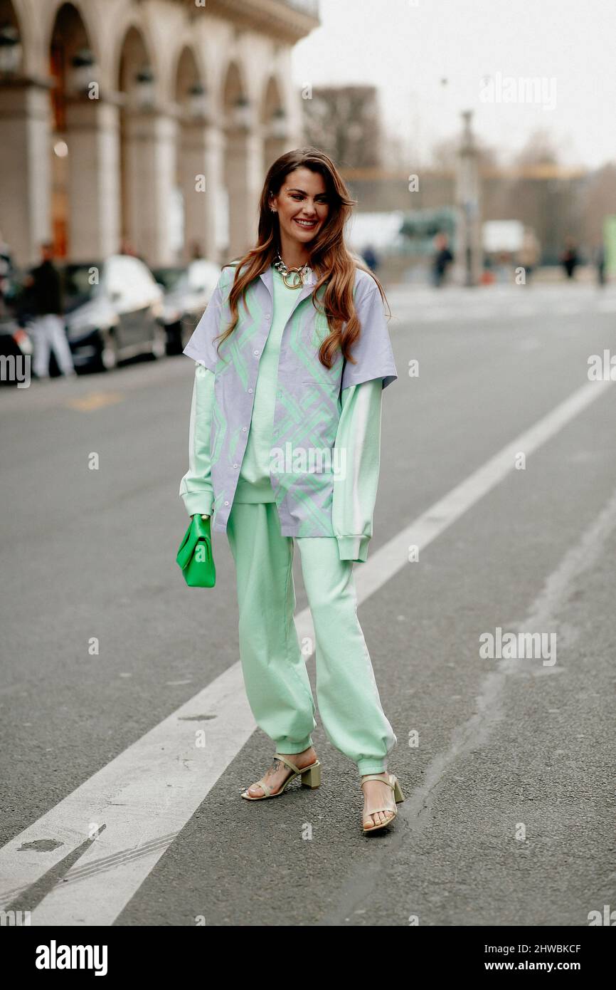 Street style, Clara Berry arriving at Koche Fall-Winter 2022-2023 show ...