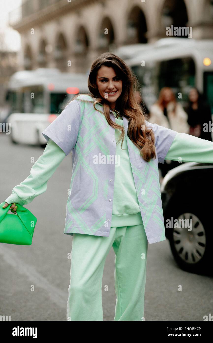 Street style, Clara Berry arriving at Koche Fall-Winter 2022-2023 show ...