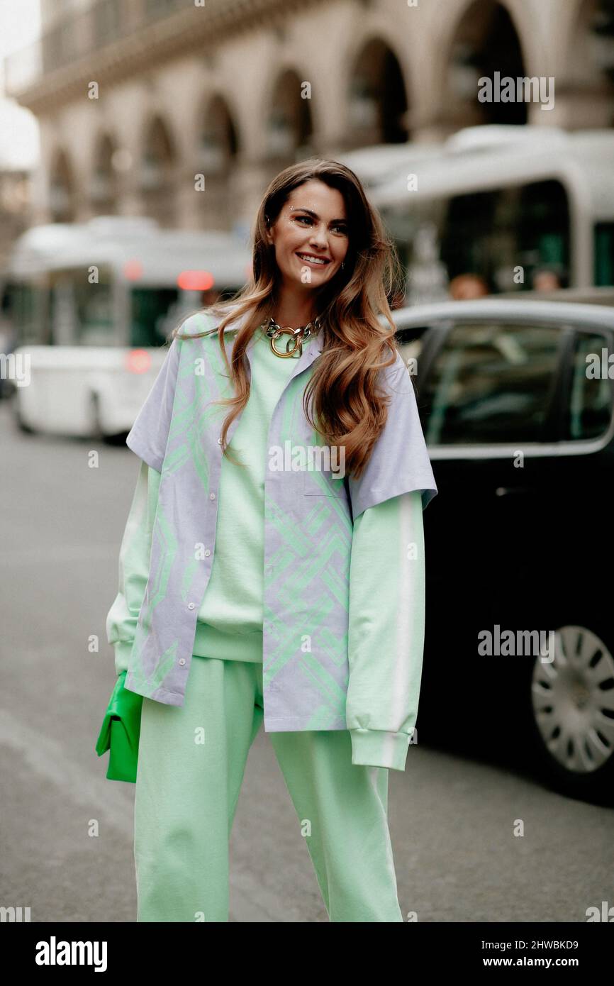 Street style, Clara Berry arriving at Koche Fall-Winter 2022-2023 show ...