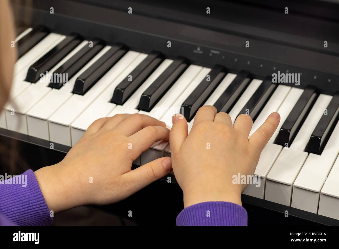 Fingers playing keys hi-res stock photography and images - Alamy