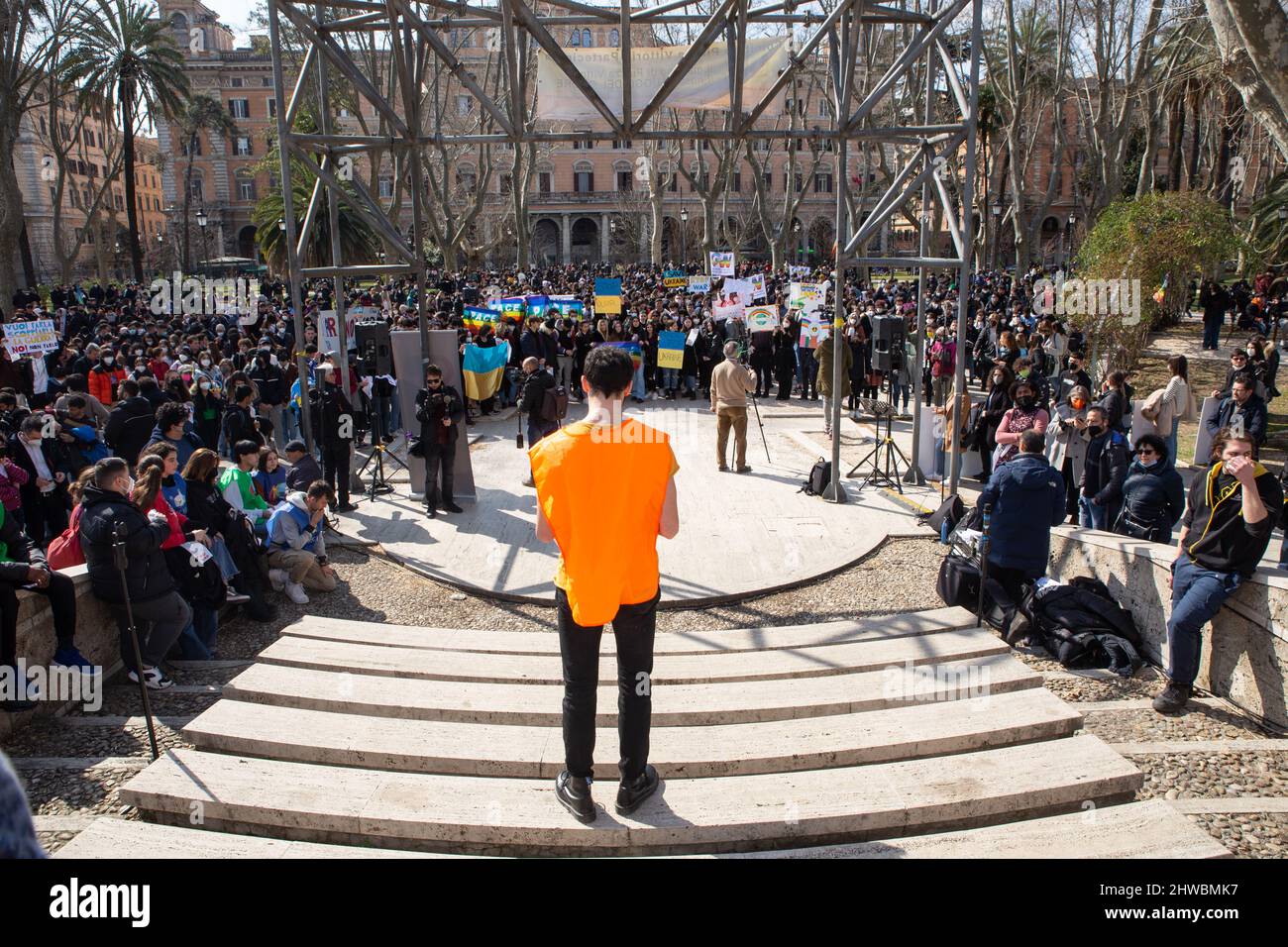 Flashmob in Piazza Vittorio Emanuele in Rome organized by Youth for Peace together with ...