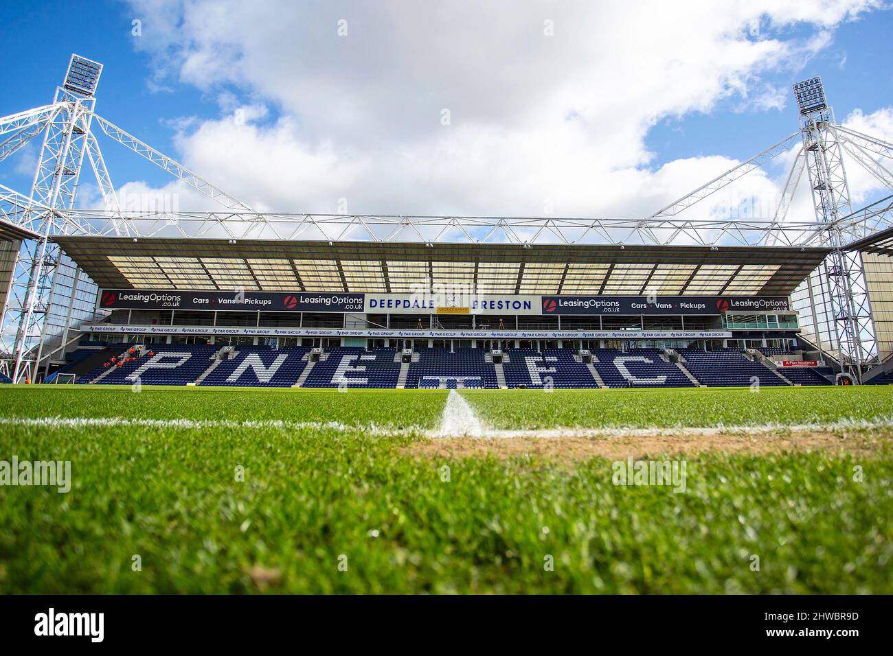 Deepdale stadium hi-res stock photography and images - Alamy