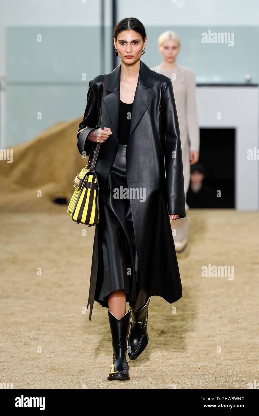 A model walks on the runway at the Chloe fashion show during Fall/Winter 2022 Collections ...