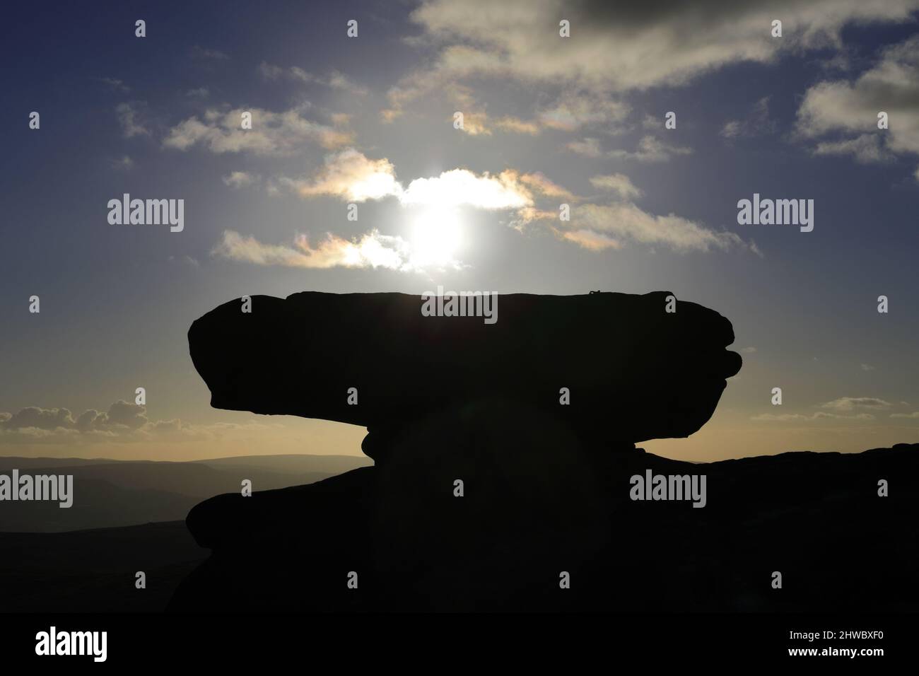 The Noe Stool rock formation on Kinder Scout, Pennine Way, Peak ...