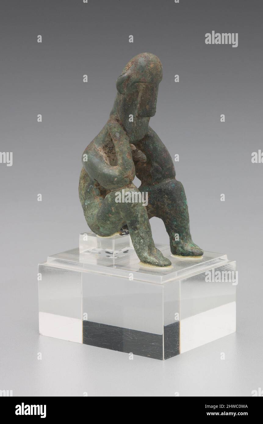 The seated figure sculpture hi-res stock photography and images - Alamy