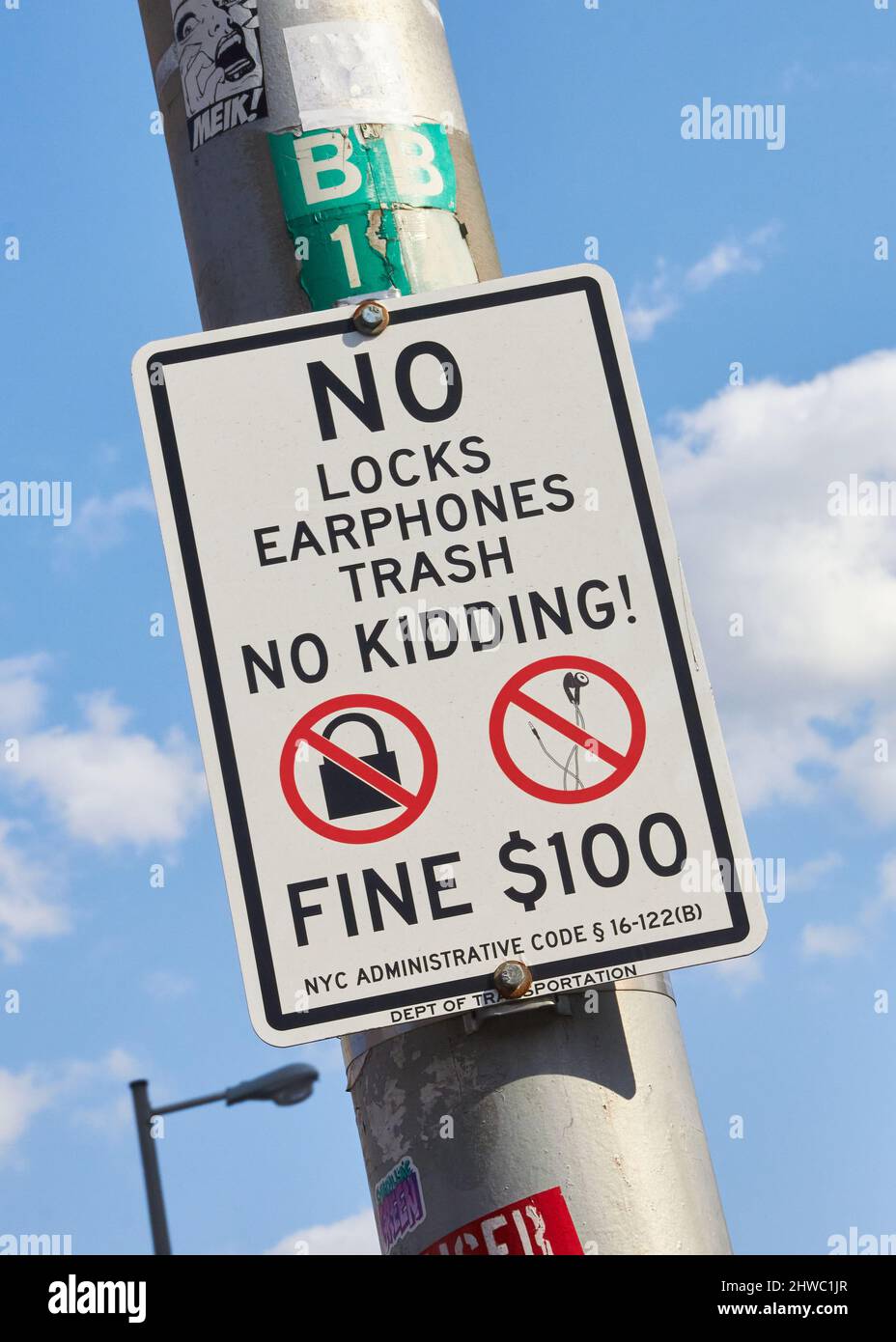 Street Sign on the Brooklyn Bridge, New York Stock Photo - Alamy