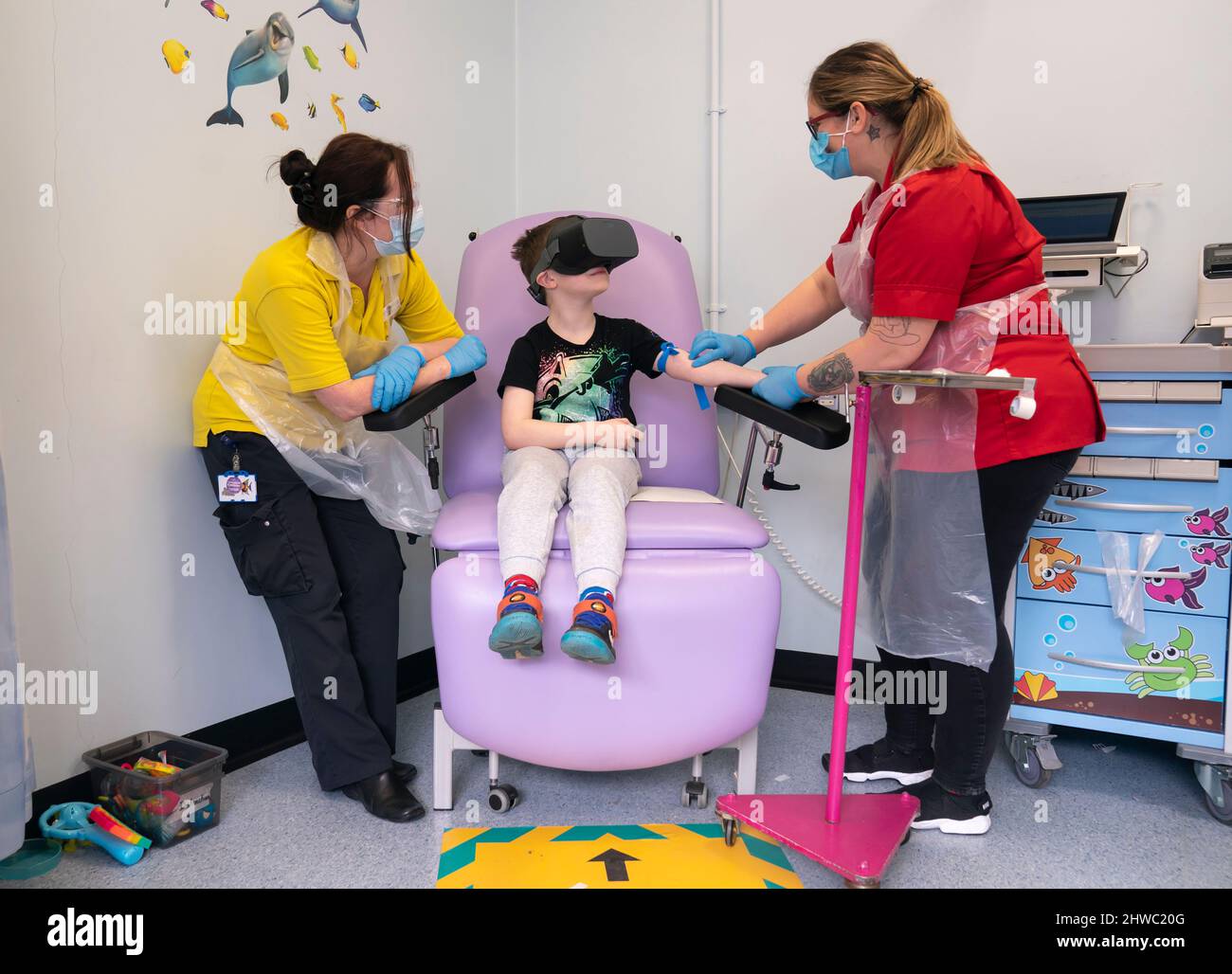 Phlebotomist hi-res stock photography and images - Alamy